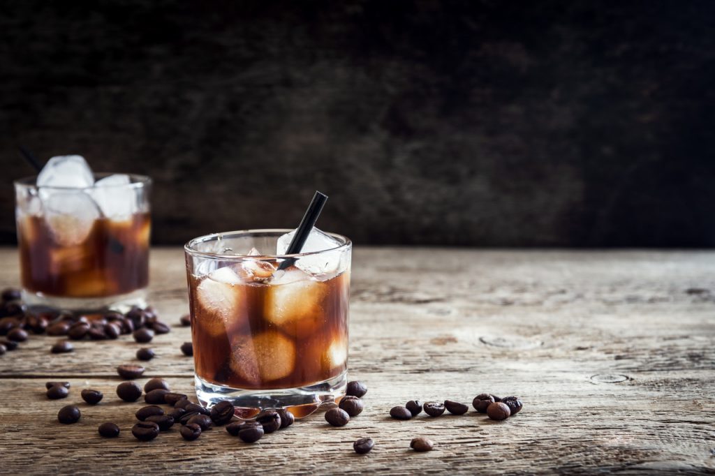 Drinki z wódką - popularne przepisy - takiDrink.pl